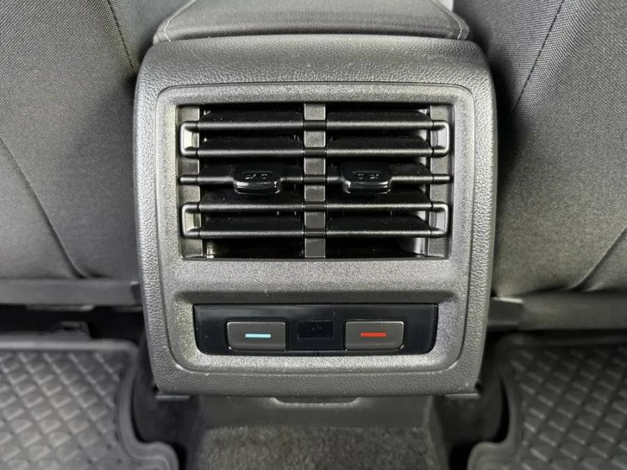 Pelēks Volkswagen Golf VIII 2021 Rīga, ar dzinēja tilpumu 1.00 L un nobraukumu 132 tūkst. km par 14900 €, foto 26 vietnē AUTOMOTO.COM.LV