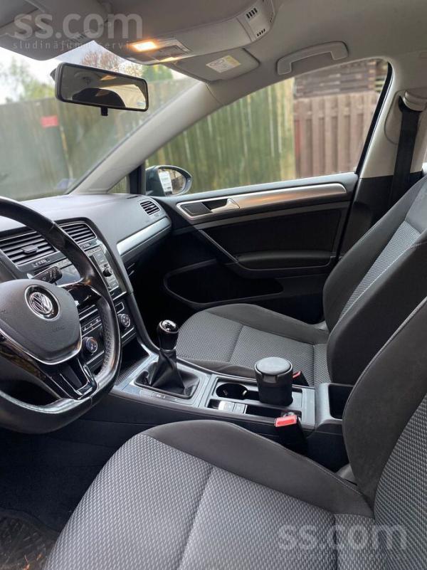 Pelēks Volkswagen Golf VIII 2021 Rīga, ar dzinēja tilpumu 1.50 L un nobraukumu 139 tūkst. km par 11900 €, foto 5 vietnē AUTOMOTO.COM.LV
