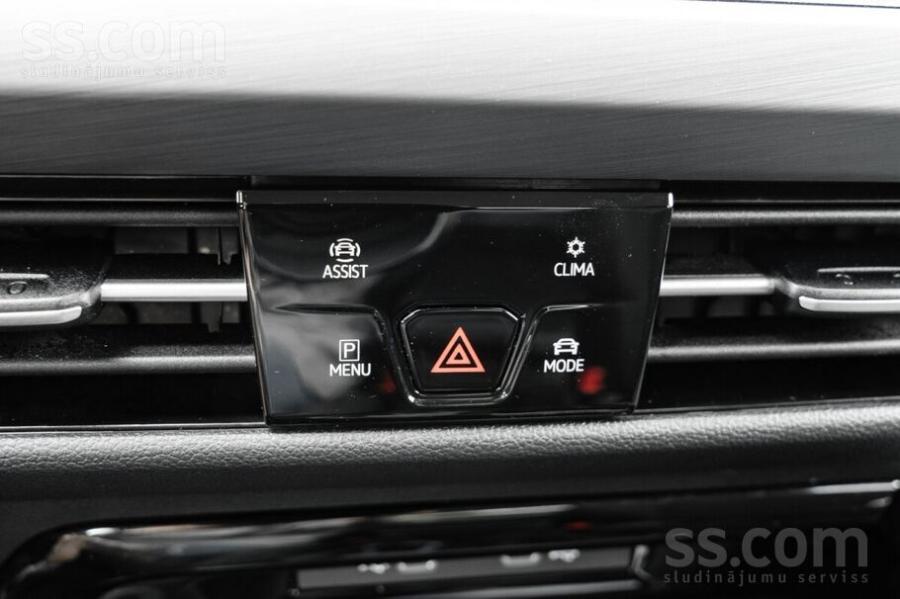 Pelēks Volkswagen Golf VIII 2022 Rīga, ar dzinēja tilpumu 1.40 L un nobraukumu 112 tūkst. km par 20100 €, foto 22 vietnē AUTOMOTO.COM.LV