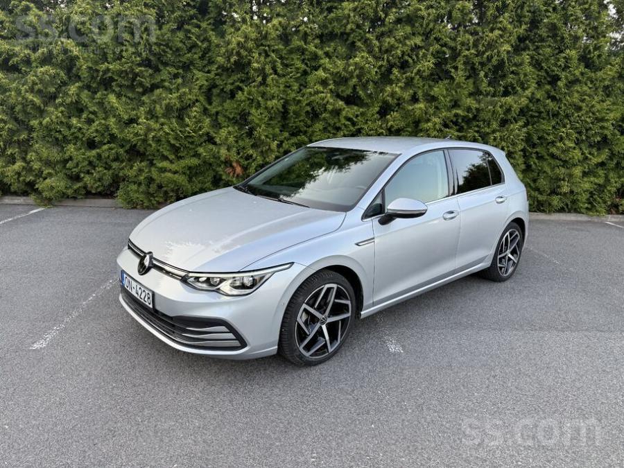 Grey Volkswagen Golf VIII 2022 in Riga, with an engine capacity of 1.50 L and mileage of 55 thousand km for 19900 €, photo 1 on AUTOMOTO.COM.LV