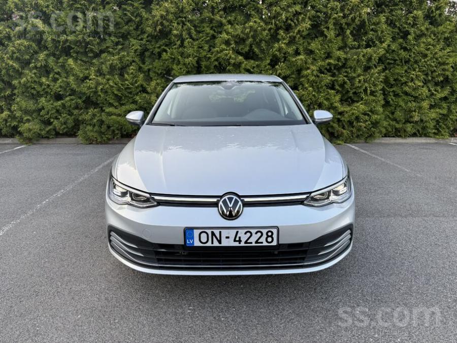 Grey Volkswagen Golf VIII 2022 in Riga, with an engine capacity of 1.50 L and mileage of 55 thousand km for 19900 €, photo 3 on AUTOMOTO.COM.LV