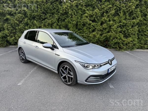 Pelēks Volkswagen Golf VIII 2022 Rīga, ar dzinēja tilpumu 1.50 L un nobraukumu 55 tūkst. km par 19900 €, foto 3 vietnē AUTOMOTO.COM.LV