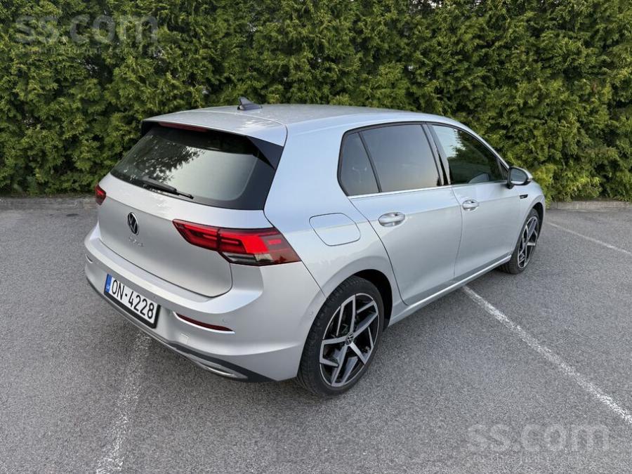 Grey Volkswagen Golf VIII 2022 in Riga, with an engine capacity of 1.50 L and mileage of 55 thousand km for 19900 €, photo 6 on AUTOMOTO.COM.LV