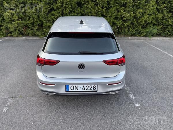 Pelēks Volkswagen Golf VIII 2022 Rīga, ar dzinēja tilpumu 1.50 L un nobraukumu 55 tūkst. km par 19900 €, foto 6 vietnē AUTOMOTO.COM.LV