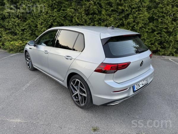 Pelēks Volkswagen Golf VIII 2022 Rīga, ar dzinēja tilpumu 1.50 L un nobraukumu 55 tūkst. km par 19900 €, foto 7 vietnē AUTOMOTO.COM.LV