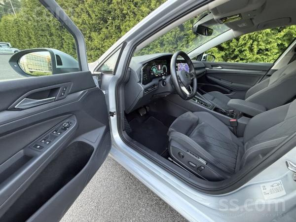 Pelēks Volkswagen Golf VIII 2022 Rīga, ar dzinēja tilpumu 1.50 L un nobraukumu 55 tūkst. km par 19900 €, foto 9 vietnē AUTOMOTO.COM.LV