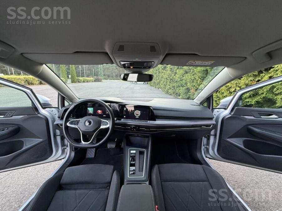 Grey Volkswagen Golf VIII 2022 in Riga, with an engine capacity of 1.50 L and mileage of 55 thousand km for 19900 €, photo 14 on AUTOMOTO.COM.LV