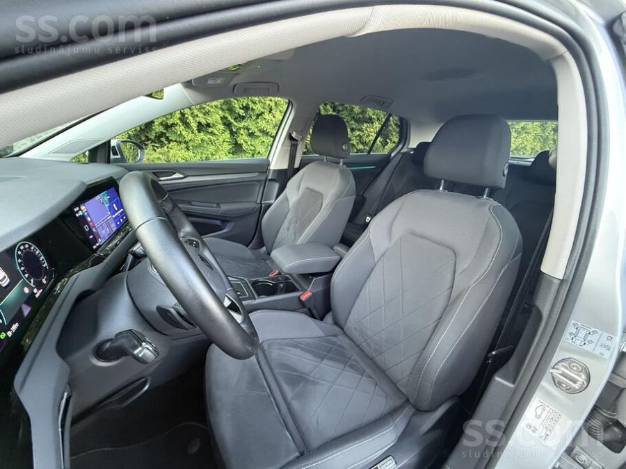 Grey Volkswagen Golf VIII 2022 in Riga, with an engine capacity of 1.50 L and mileage of 55 thousand km for 19900 €, photo 15 on AUTOMOTO.COM.LV