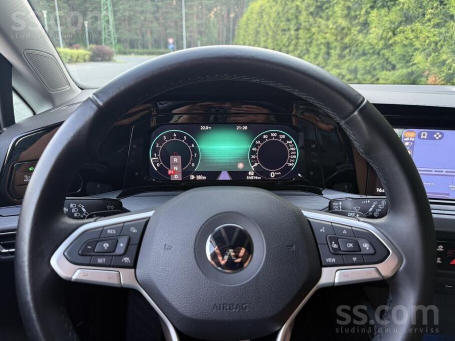 Grey Volkswagen Golf VIII 2022 in Riga, with an engine capacity of 1.50 L and mileage of 55 thousand km for 19900 €, photo 16 on AUTOMOTO.COM.LV