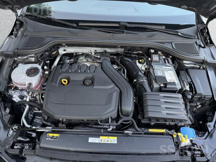 Grey Volkswagen Golf VIII 2022 in Riga, with an engine capacity of 1.50 L and mileage of 55 thousand km for 19900 €, photo 27 on AUTOMOTO.COM.LV
