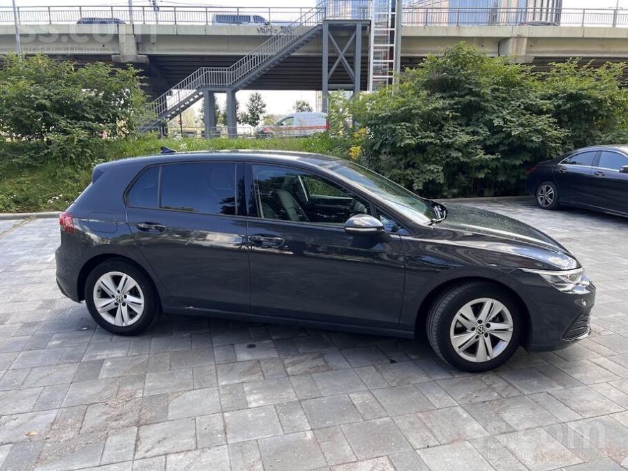 Серый Фольксваген Golf 8 2022 в Рига, объемом двигателя 1.50 л и пробегом 35 тыс. км за 18100 €, фото 4 на AUTOMOTO.COM.LV