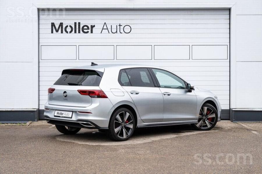 Pelēks Volkswagen Golf VIII 2022 Rīga, ar dzinēja tilpumu 1.40 L un nobraukumu 121 tūkst. km par 19250 €, foto 4 vietnē AUTOMOTO.COM.LV