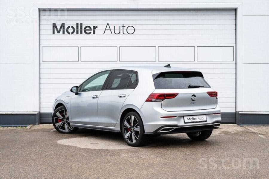 Pelēks Volkswagen Golf VIII 2022 Rīga, ar dzinēja tilpumu 1.40 L un nobraukumu 121 tūkst. km par 19250 €, foto 5 vietnē AUTOMOTO.COM.LV