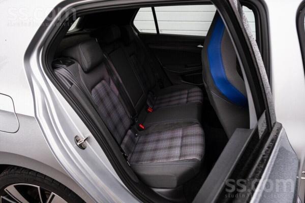 Grey Volkswagen Golf VIII 2022 in Riga, with an engine capacity of 1.40 L and mileage of 121 thousand km for 19250 €, photo 7 on AUTOMOTO.COM.LV