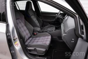 Pelēks Volkswagen Golf VIII 2022 Rīga, ar dzinēja tilpumu 1.40 L un nobraukumu 121 tūkst. km par 19250 €, foto 9 vietnē AUTOMOTO.COM.LV