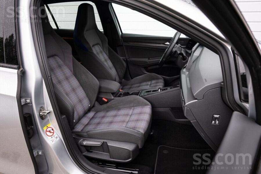 Pelēks Volkswagen Golf VIII 2022 Rīga, ar dzinēja tilpumu 1.40 L un nobraukumu 121 tūkst. km par 19250 €, foto 9 vietnē AUTOMOTO.COM.LV