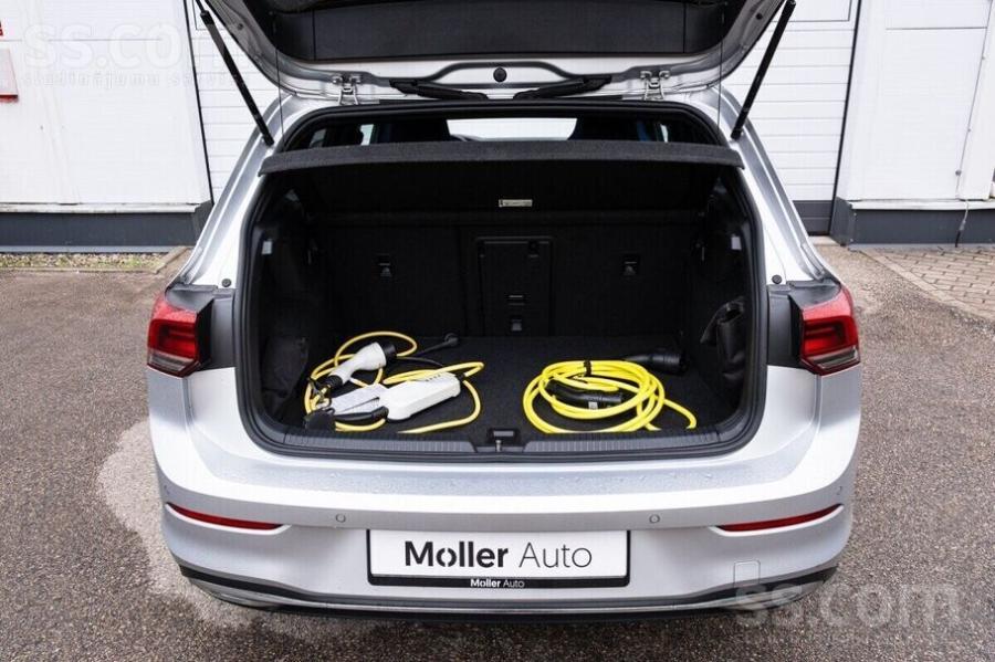 Pelēks Volkswagen Golf VIII 2022 Rīga, ar dzinēja tilpumu 1.40 L un nobraukumu 121 tūkst. km par 19250 €, foto 23 vietnē AUTOMOTO.COM.LV