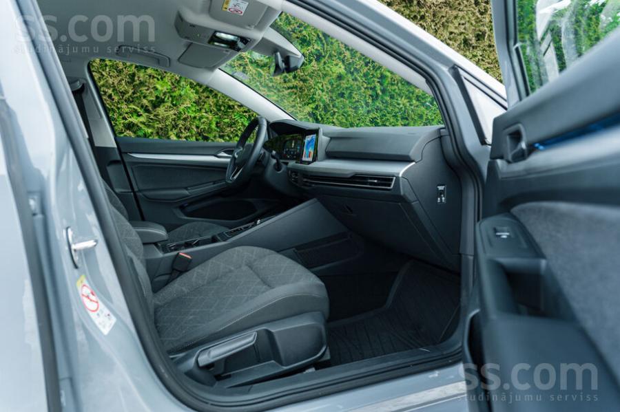 Pelēks Volkswagen Golf VIII 2024 Rīga, ar dzinēja tilpumu 1.50 L un nobraukumu 52 tūkst. km par 21900 €, foto 13 vietnē AUTOMOTO.COM.LV