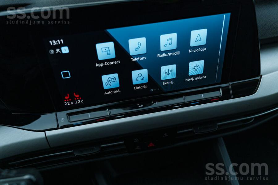 Pelēks Volkswagen Golf VIII 2024 Rīga, ar dzinēja tilpumu 1.50 L un nobraukumu 52 tūkst. km par 21900 €, foto 28 vietnē AUTOMOTO.COM.LV