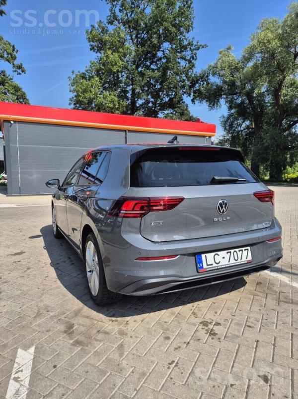 Pelēks Volkswagen Golf VIII 2024 Rīga, ar dzinēja tilpumu 1.50 L un nobraukumu 15 tūkst. km par 23750 €, foto 3 vietnē AUTOMOTO.COM.LV