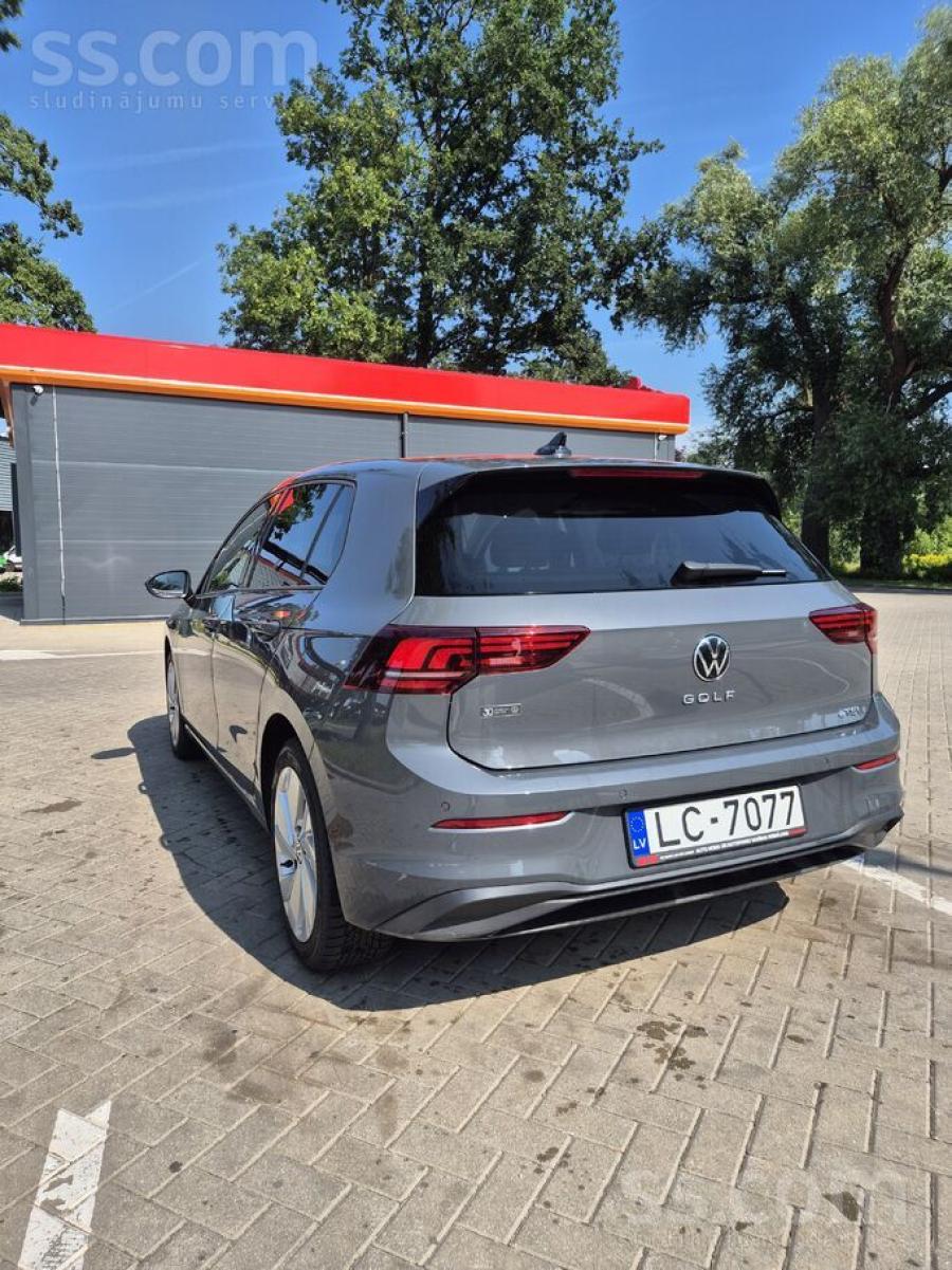 Серый Фольксваген Golf 8 2024 в Рига, объемом двигателя 1.50 л и пробегом 15 тыс. км за 23750 €, фото 4 на AUTOMOTO.COM.LV
