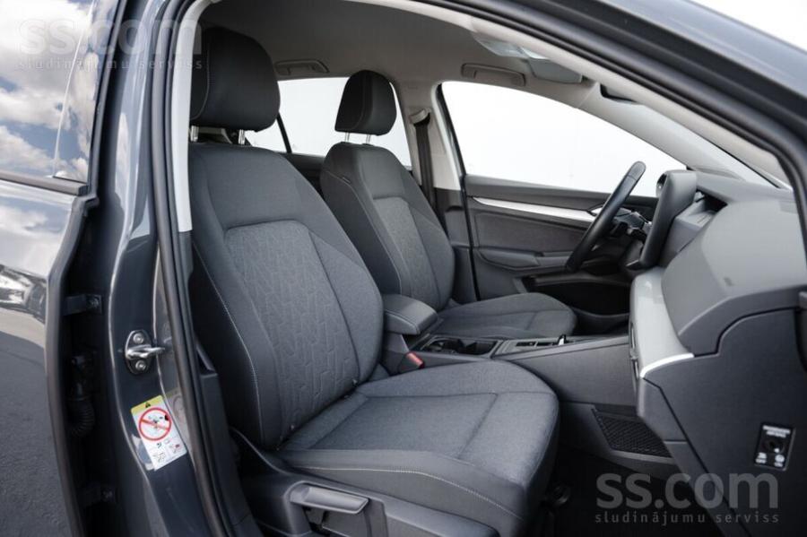 Pelēks Volkswagen Golf VIII 2024 Rīga, ar dzinēja tilpumu 1.50 L un nobraukumu 34 tūkst. km par 22900 €, foto 7 vietnē AUTOMOTO.COM.LV