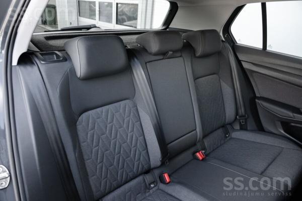 Pelēks Volkswagen Golf VIII 2024 Rīga, ar dzinēja tilpumu 1.50 L un nobraukumu 34 tūkst. km par 22900 €, foto 8 vietnē AUTOMOTO.COM.LV