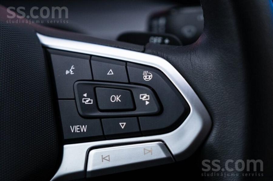 Grey Volkswagen Golf VIII 2024 in Riga, with an engine capacity of 1.50 L and mileage of 41 thousand km for 21650 €, photo 20 on AUTOMOTO.COM.LV