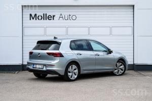 Pelēks Volkswagen Golf VIII 2025 Rīga, ar dzinēja tilpumu 2.00 L un nobraukumu 27 tūkst. km par 28750 €, foto 5 vietnē AUTOMOTO.COM.LV
