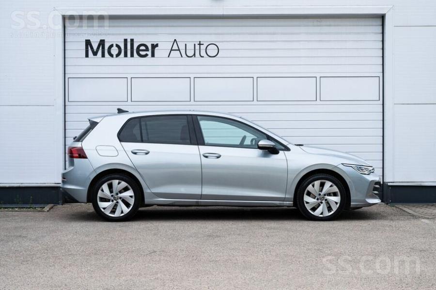 Pelēks Volkswagen Golf VIII 2025 Rīga, ar dzinēja tilpumu 2.00 L un nobraukumu 27 tūkst. km par 28750 €, foto 6 vietnē AUTOMOTO.COM.LV