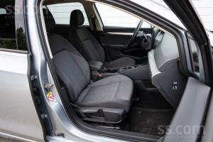 Pelēks Volkswagen Golf VIII 2025 Rīga, ar dzinēja tilpumu 2.00 L un nobraukumu 27 tūkst. km par 28750 €, foto 7 vietnē AUTOMOTO.COM.LV