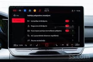 Pelēks Volkswagen Golf VIII 2025 Rīga, ar dzinēja tilpumu 2.00 L un nobraukumu 27 tūkst. km par 28750 €, foto 15 vietnē AUTOMOTO.COM.LV