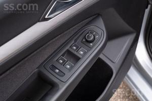 Pelēks Volkswagen Golf VIII 2025 Rīga, ar dzinēja tilpumu 2.00 L un nobraukumu 27 tūkst. km par 28750 €, foto 18 vietnē AUTOMOTO.COM.LV