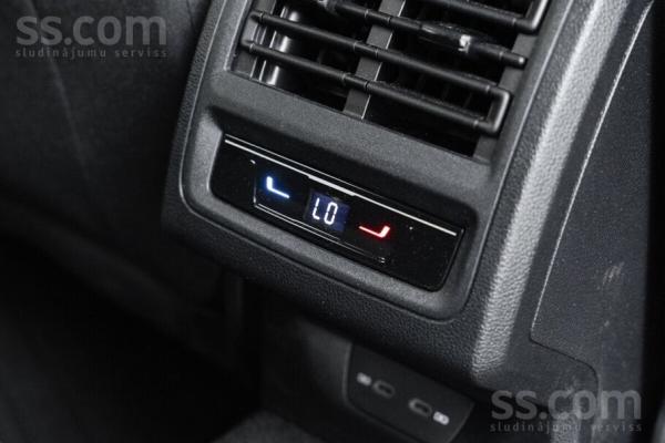 Pelēks Volkswagen Golf VIII 2025 Rīga, ar dzinēja tilpumu 1.00 L un nobraukumu 13 tūkst. km par 24900 €, foto 8 vietnē AUTOMOTO.COM.LV