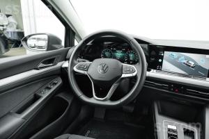 Серый Фольксваген Golf 8 2025 в Рига, объемом двигателя 1.00 л и пробегом 13 тыс. км за 23450 €, фото 27 на AUTOMOTO.COM.LV