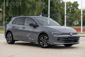 Pelēks Volkswagen Golf VIII 2026 Rīga, ar dzinēja tilpumu 1.50 L un nobraukumu 10 tūkst. km par 24000 €, foto  vietnē AUTOMOTO.COM.LV