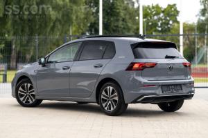 Pelēks Volkswagen Golf VIII 2026 Rīga, ar dzinēja tilpumu 1.50 L un nobraukumu 10 tūkst. km par 24000 €, foto 5 vietnē AUTOMOTO.COM.LV