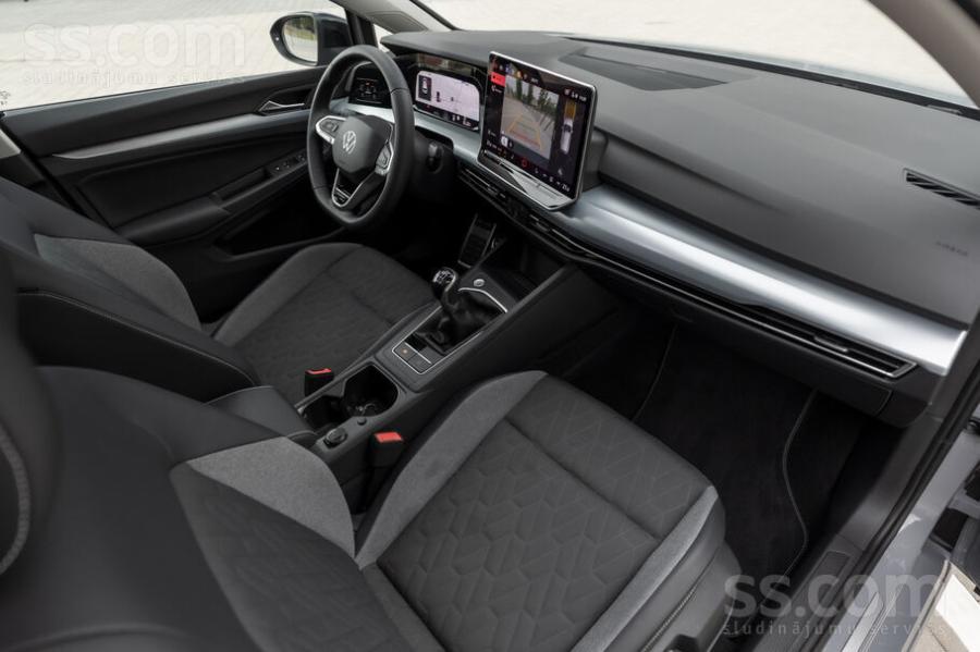 Pelēks Volkswagen Golf VIII 2026 Rīga, ar dzinēja tilpumu 1.50 L un nobraukumu 10 tūkst. km par 24000 €, foto 10 vietnē AUTOMOTO.COM.LV