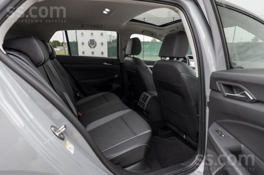 Pelēks Volkswagen Golf VIII 2026 Rīga, ar dzinēja tilpumu 1.50 L un nobraukumu 10 tūkst. km par 24000 €, foto 11 vietnē AUTOMOTO.COM.LV