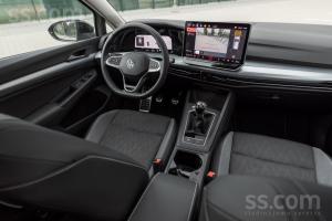 Pelēks Volkswagen Golf VIII 2026 Rīga, ar dzinēja tilpumu 1.50 L un nobraukumu 10 tūkst. km par 24000 €, foto 12 vietnē AUTOMOTO.COM.LV