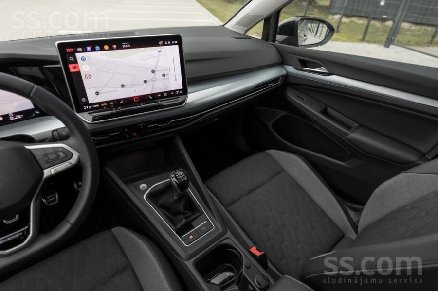 Pelēks Volkswagen Golf VIII 2026 Rīga, ar dzinēja tilpumu 1.50 L un nobraukumu 10 tūkst. km par 24000 €, foto 17 vietnē AUTOMOTO.COM.LV