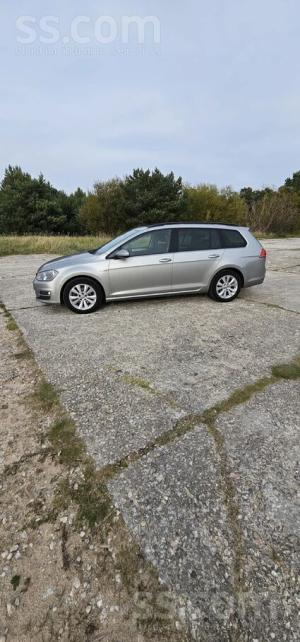 Grey Volkswagen Golf VIII 2014 in Liepaja, with an engine capacity of 1.60 L and mileage of 40 thousand km for 4700 €, photo 3 on AUTOMOTO.COM.LV
