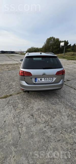 Grey Volkswagen Golf VIII 2014 in Liepaja, with an engine capacity of 1.60 L and mileage of 40 thousand km for 4700 €, photo 4 on AUTOMOTO.COM.LV