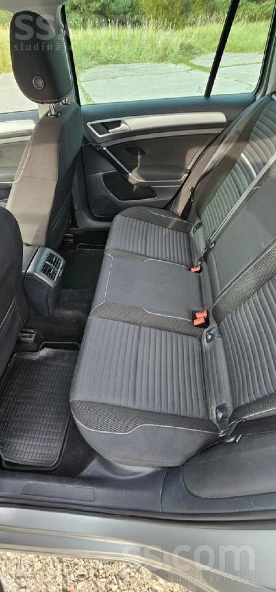 Grey Volkswagen Golf VIII 2014 in Liepaja, with an engine capacity of 1.60 L and mileage of 40 thousand km for 4700 €, photo 5 on AUTOMOTO.COM.LV