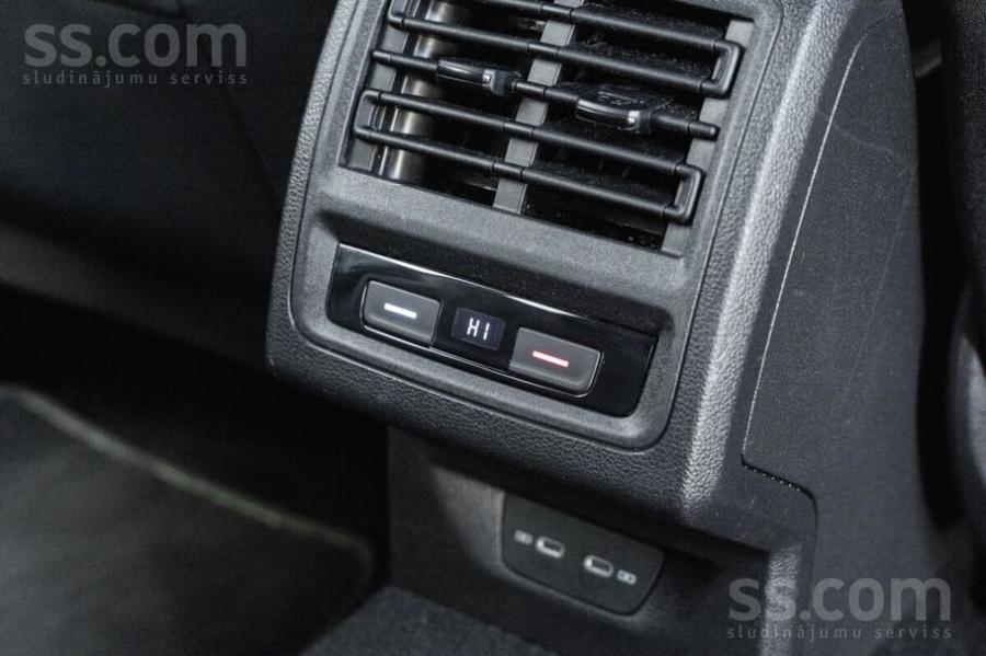 Grey Volkswagen Golf VIII 2021 in Riga, with an engine capacity of 1.50 L and mileage of 166 thousand km for 13750 €, photo 9 on AUTOMOTO.COM.LV