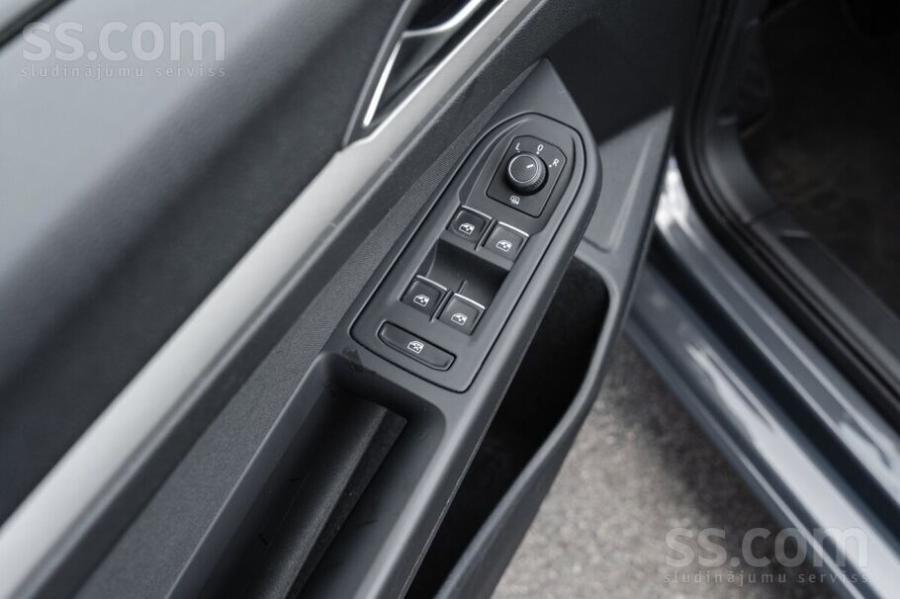 Grey Volkswagen Golf VIII 2021 in Riga, with an engine capacity of 1.50 L and mileage of 166 thousand km for 13750 €, photo 10 on AUTOMOTO.COM.LV
