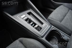 Grey Volkswagen Golf VIII 2021 in Riga, with an engine capacity of 1.50 L and mileage of 166 thousand km for 13750 €, photo 15 on AUTOMOTO.COM.LV
