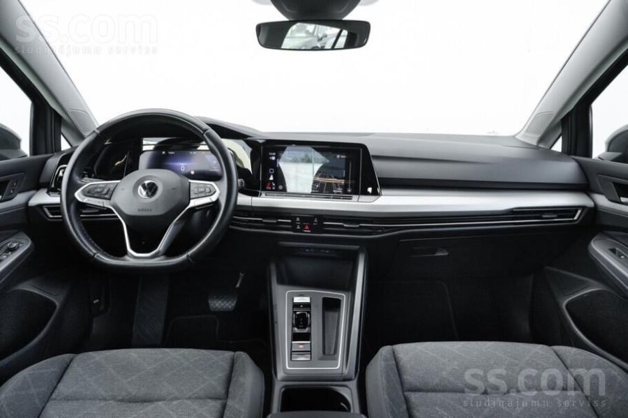 Grey Volkswagen Golf VIII 2021 in Riga, with an engine capacity of 1.50 L and mileage of 166 thousand km for 13750 €, photo 28 on AUTOMOTO.COM.LV