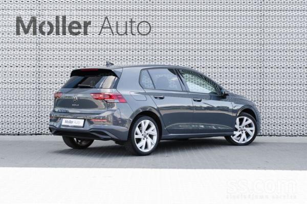 Pelēks Volkswagen Golf VIII 2020 Rīga, ar dzinēja tilpumu 2.00 L un nobraukumu 135 tūkst. km par 20450 €, foto 4 vietnē AUTOMOTO.COM.LV