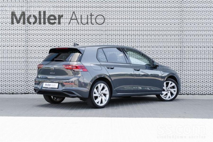 Pelēks Volkswagen Golf VIII 2020 Rīga, ar dzinēja tilpumu 2.00 L un nobraukumu 135 tūkst. km par 20450 €, foto 5 vietnē AUTOMOTO.COM.LV